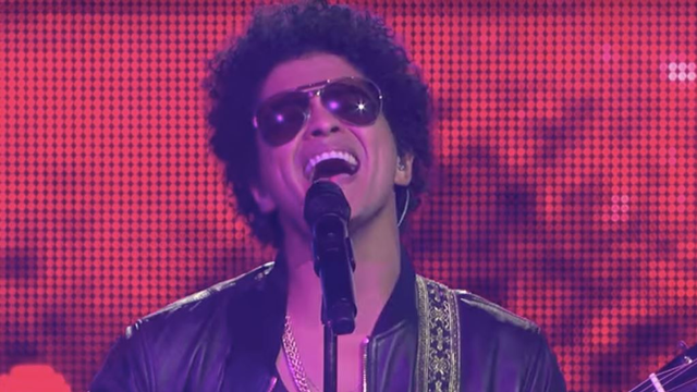 Bruno Mars Sings Touching Spanish And English Tribute To Puerto Rico | HITZ