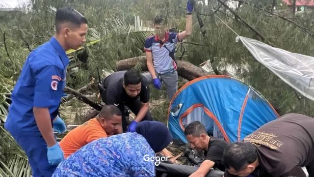 Datuk Maut Dihempap Pokok Ketika Berkhemah | THR GEGAR