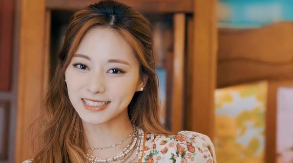 TWICE子瑜首支solo歌曲！和男团成员合唱！ | GOXUAN