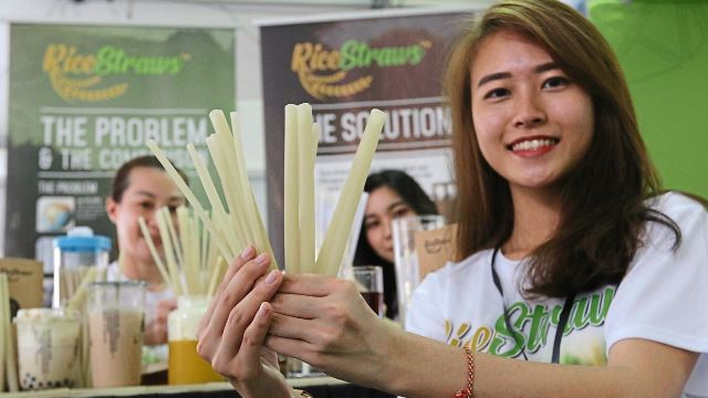 M'sians Create Environmentally Friendly Edible Rice Straw! | HITZ