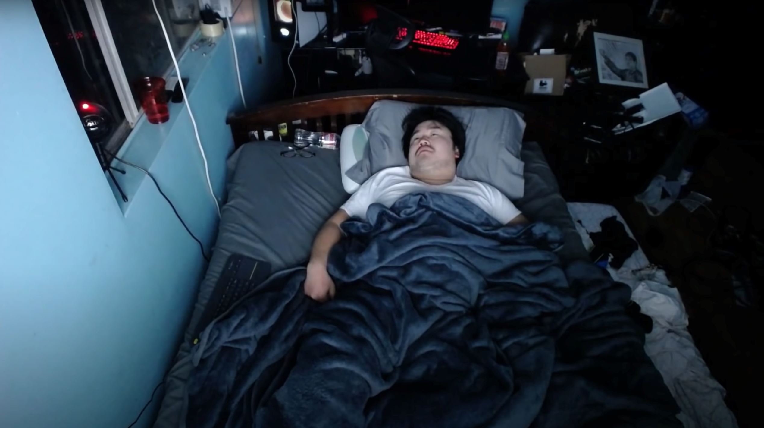 This Streamer Made Over RM64,000 By Letting People Disrupt His Sleep | HITZ
