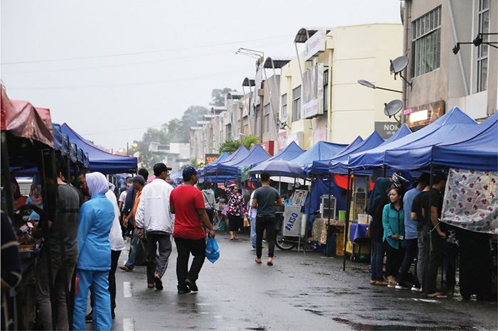 6 Bazaar Ramadhan in KK and Their Must Try Food | HITZ