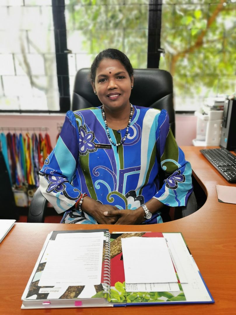 Professor Who Won Awards In Teaching The Malay Language