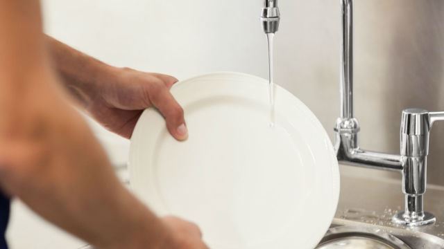 Kajian Dapati Cuci Pinggan Dapat Kurangkan Stress | SYOK