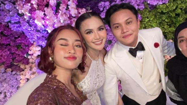 ‘Mahalini Sendiri Jemput’ - Aisha Retno Teruja Dapat Menyanyi Di Majlis Resepsi Mahalini, Rizky ...